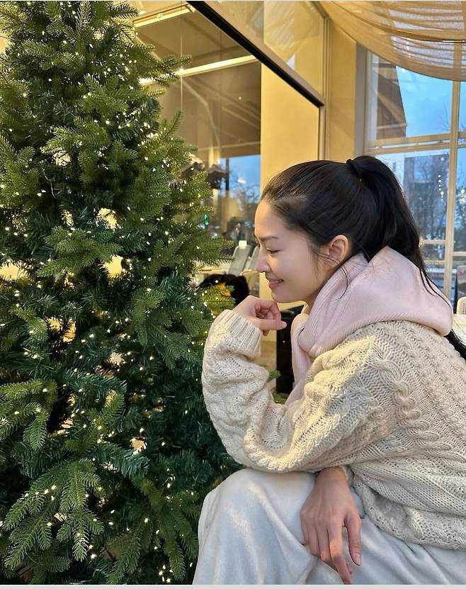 결혼 4년♥됐는데둘이서만 살아도 너무 좋다는 유명가수 와이프 겨울옷도 포근하게 잘입네 뷰티는 내운명