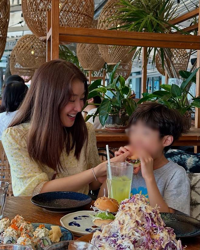 이시영 6억 귀족학교 子와 5성급 호텔서 럭셔리 싱가포르 여행
