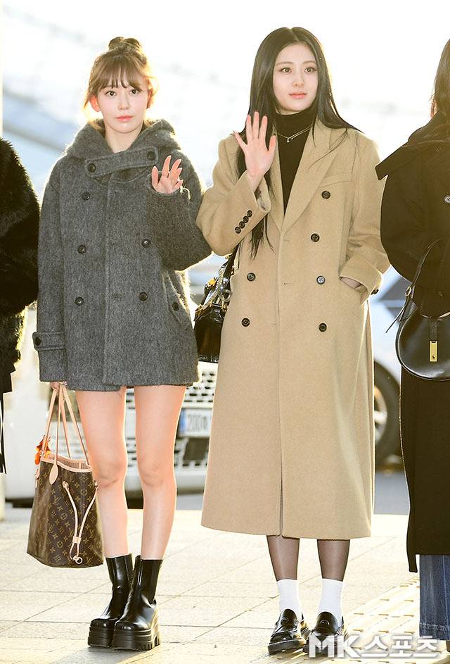 허윤진 여리여리 짧은 원피스 한파 이긴 스타킹에 롱코트 공항패션 뷰티는 내운명
