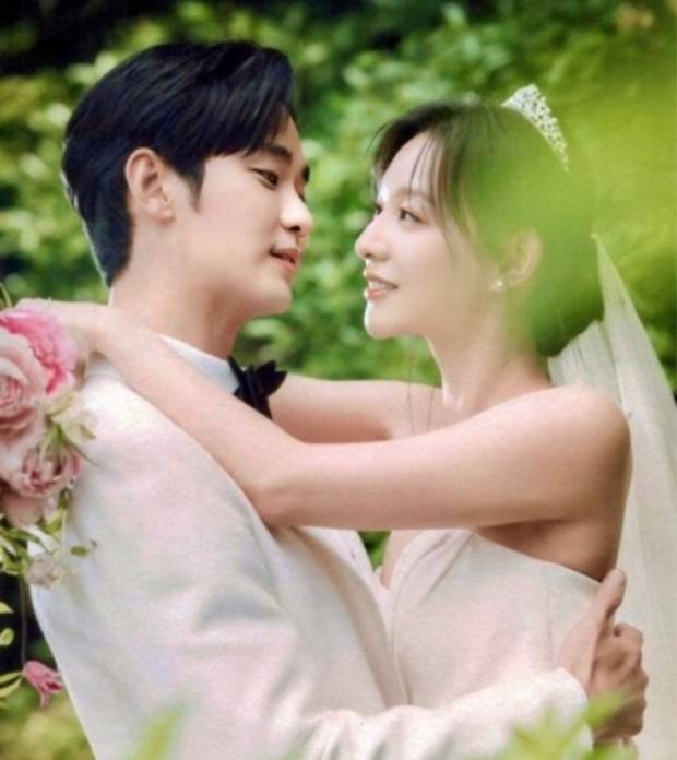 열애설 노코멘트했던 김수현 ️김지원 최근 전한 깜짝 놀랄 소식 스포엔 뉴세이