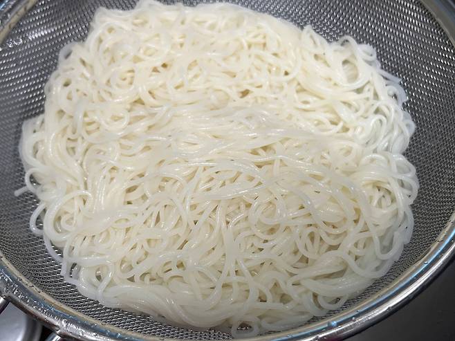 비빔국수에 고추장 대신 이것 넣으세요 10배 더 맛있어지는 비빔국수 레시피 텐바디