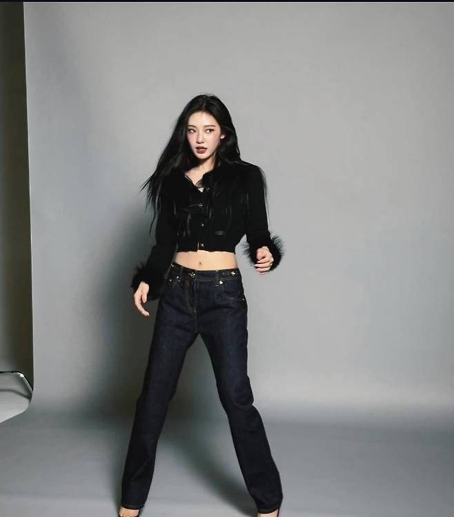 청바지입고 어떻게 이래밑에서 찍으니 170cm의심된다160초반이라는 여가수 뷰티는 내운명