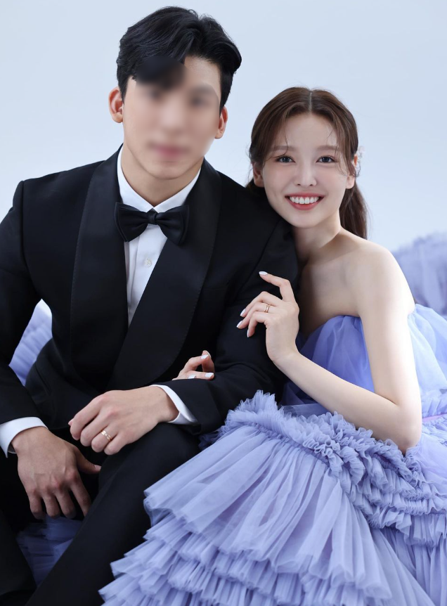 김유정 똑닮은 친언니♥결혼발표미모 놀랍다웨딩현장속 웨딩드레스 어썸클