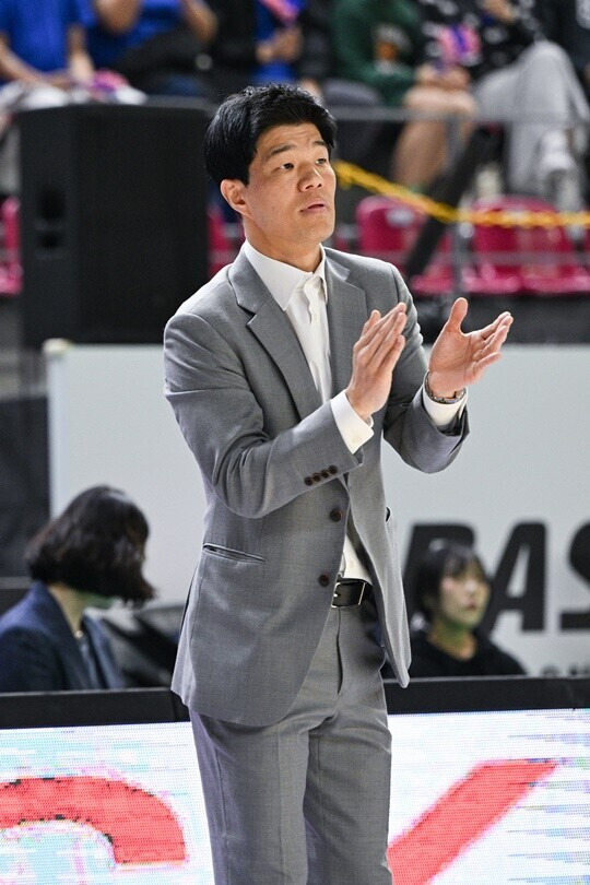 ‘새해 첫 날 경기 하상윤 삼성생명 감독 결국 수비랑 리바운드다”