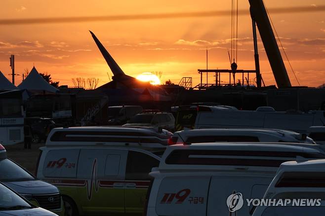 계엄·탄핵·항공참사에 침울한 세밑새해엔 좋은 일만