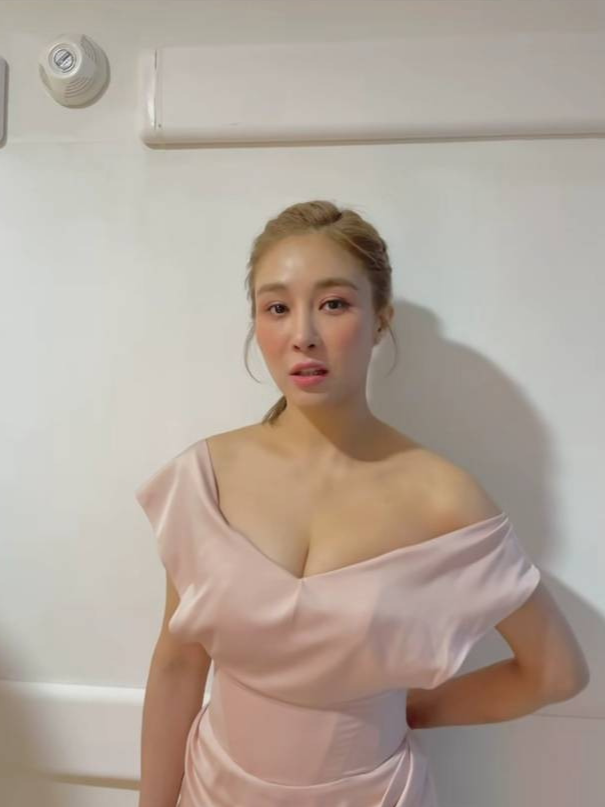 옥주현 이 정도면 반칙 얼굴글래머 다 가진 S라인 원숄더 드레스룩 시선 올킬 스타와 라이프