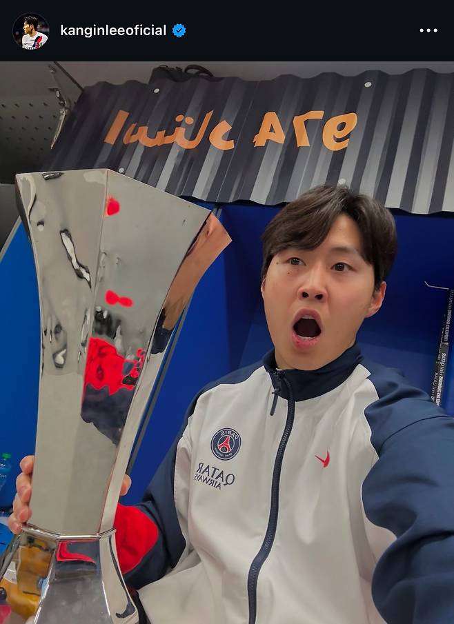 유관 Dna 확실하네 트로페 데 샹피옹 정상 오른 이강인 Psg 통산 네 번째 우승 메달 목에 걸어