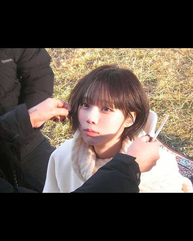 단발 헤어컷의 정석 아이돌 여가수 얼죽코 후드 롱코트 코디 라이프업