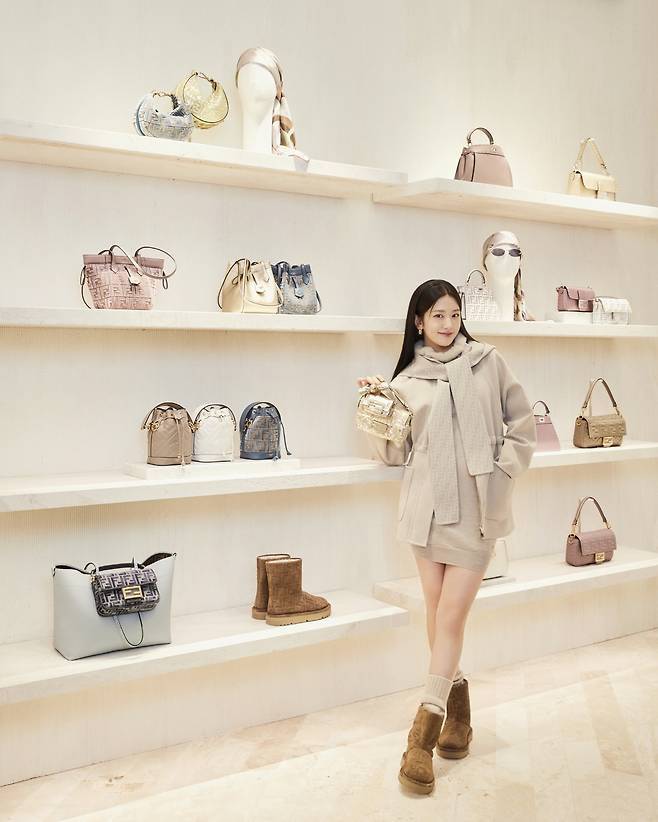 강아지상 비주얼에 훌륭한 피지컬까지 버릴 것 없는 아이돌 리더 화보룩 스타와 패션