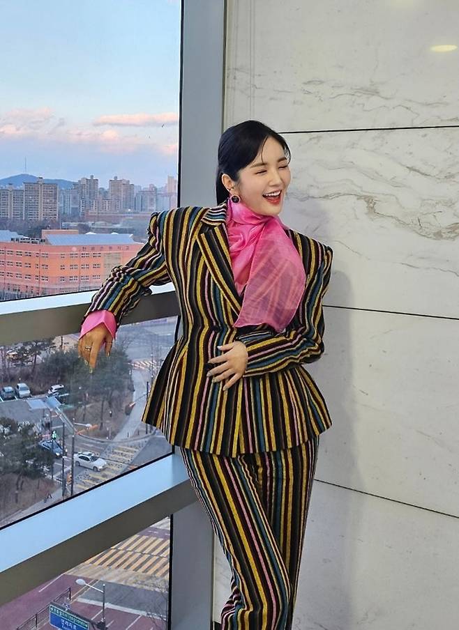 ‘두아이 엄마 장영란 요즘 출근 스타일 패션 아는 커리어우먼의 드레스 업 출근룩 패션엔