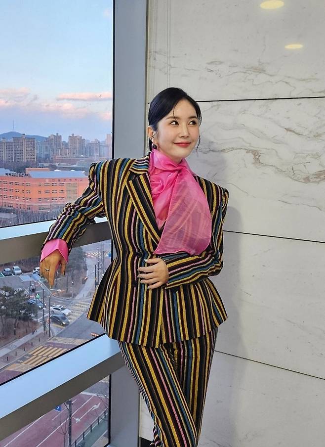 ‘두아이 엄마 장영란 요즘 출근 스타일 패션 아는 커리어우먼의 드레스 업 출근룩 패션엔