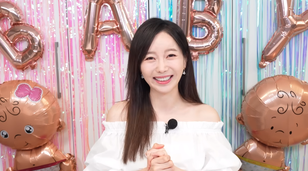 결혼 2년만에 드디어 임신소식♥ 전한 37세 여배우베이비샤워 공개화이트룩 어썸클