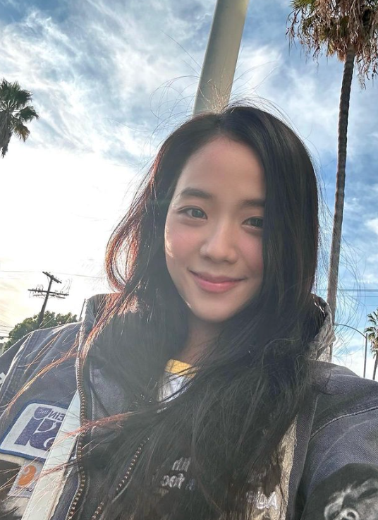 해외여행중 찍힌 사진 너무 예뻐 난리난 이분여친룩의 정석 셀럽뉴스