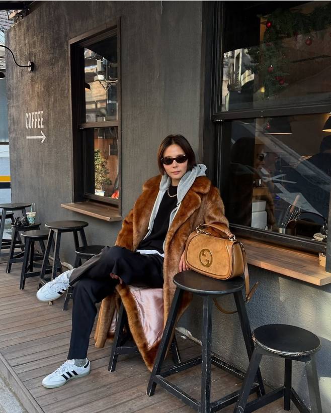 김나영 이게 다 얼마야 부잣집 사모님 뒤태 럭셔리 퍼 코트 레이어드룩 뷰티는 내운명