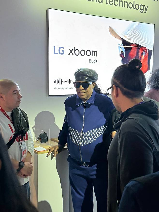 Ces2025 스티비 원더·윌아이엠 Lg전자 부스 방문 엑스붐 마음에 들어”