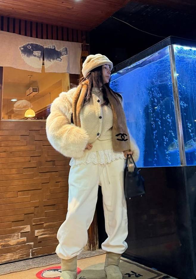 황신혜 겨울은 추워야 스타일이 제대로 한파도 즐기는 60대 패셔니스타 겨울룩 패션엔