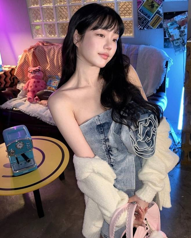 견미리 딸 이유비 오프숄더로 눈부신 일자 쇄골 뽐내 시선 싹쓸이 중 스타와 라이프
