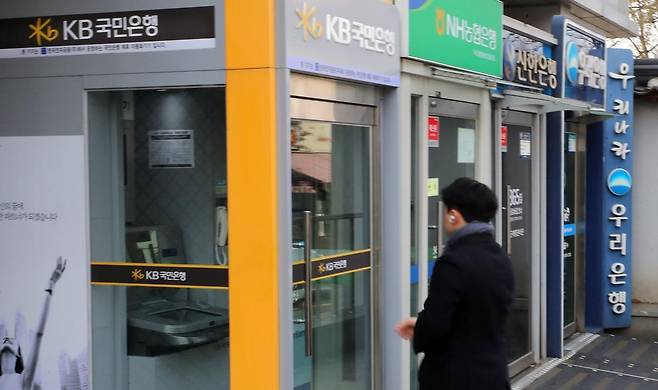 경기 한파에도 은행권 ‘돈잔치임금인상률·성과급 작년보다 확대