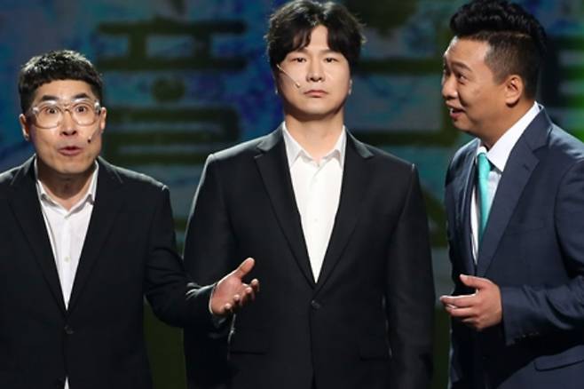 원치 않은 임신으로 태어나 9살 때부터 혼자 살았다는 연예인의 정체 뉴스에이드