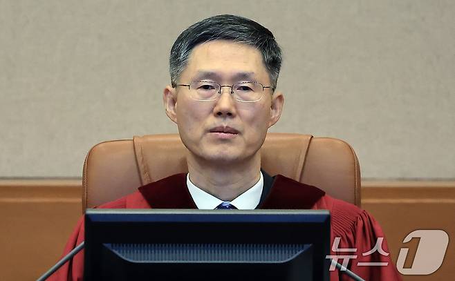대심판정 자리한 문형배 헌법재판소장 권한대행