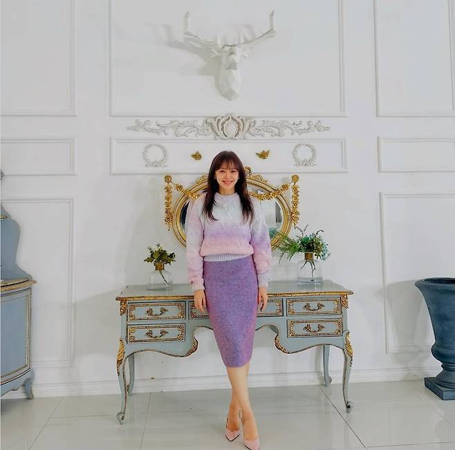 강성연 나이 잊은 비주얼 테러 솜사탕 니트로 레전드 경신 스타와 라이프
