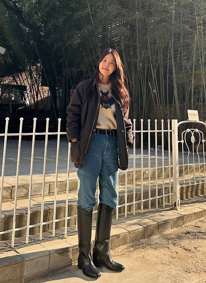 한지혜 남편 재킷도 찰떡 슈퍼 모델 핏 뽐낸 매니시한 바버 재킷 외출룩 패션엔