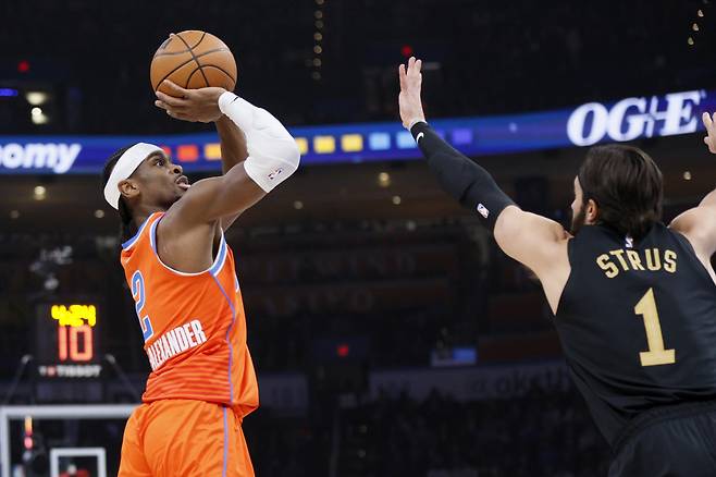 Sga 앞세운 Okc 우승 판도 완전 뒤흔들었다 Nba 중간 우승 확률 디펜딩 챔피언 보스턴 제치고 당당 1위