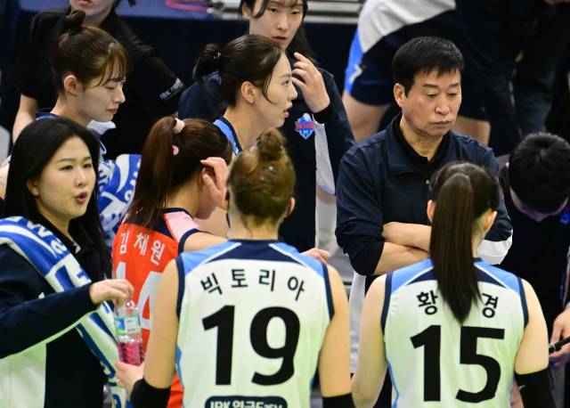 33억 통 큰 투자, 득점 1위 보유 팀인데…패패패패→453565?, 275승 명장의 한숨이 깊어진다