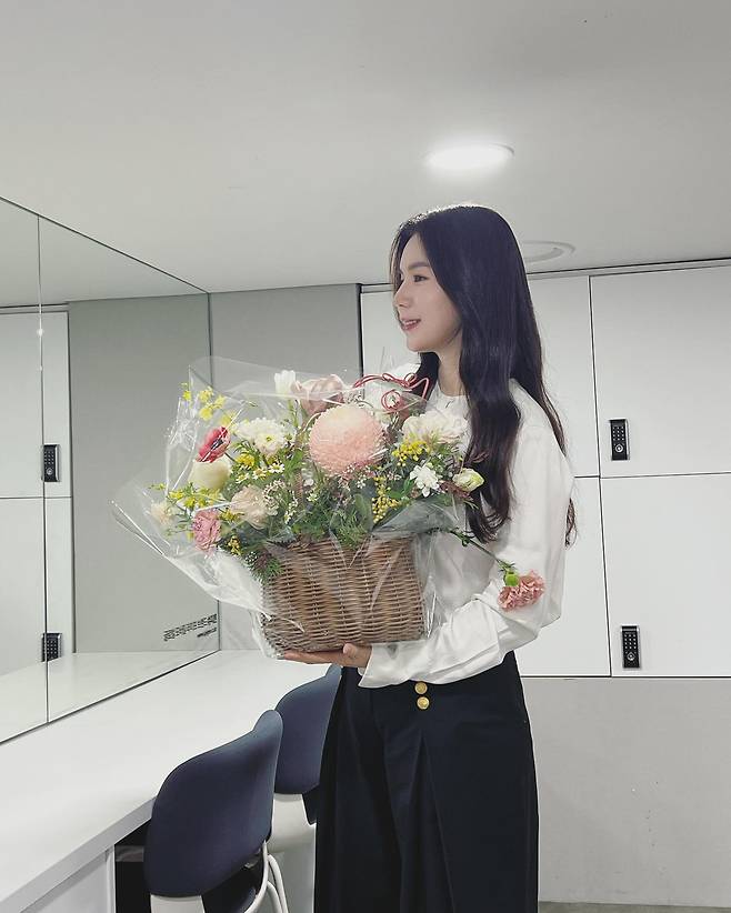 20대 딸과 함께하는 부부 특별한 가족 이야기 전한 여배우 패션 스타일 라이프업