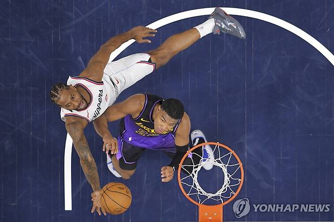 Nba 클리퍼스 La 더비서 레이커스 완파하든 레너드 40점 합작