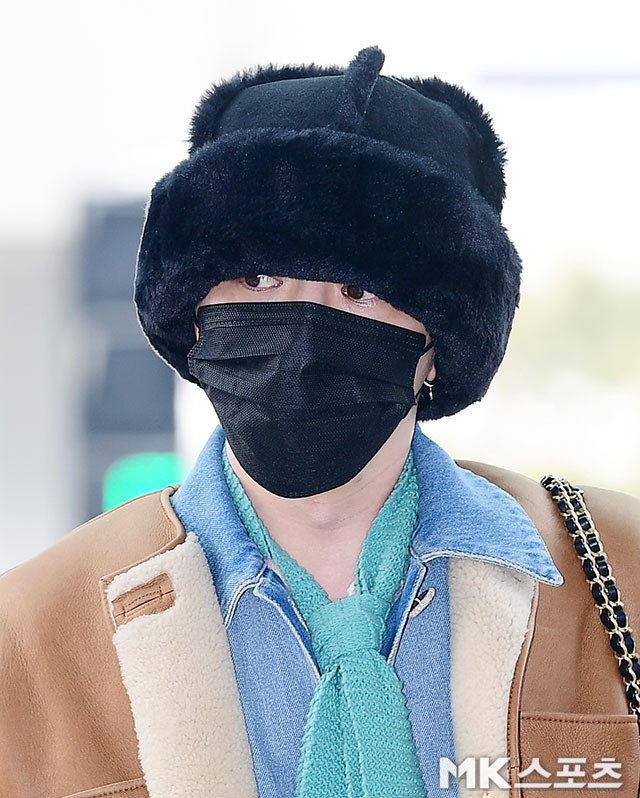 지드래곤 샤넬백은 영혼의 단짝 형형색색 네일로 시선올킬 무스탕 공항패션 뷰티는 내운명