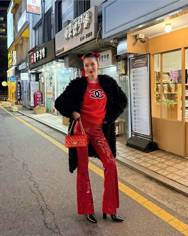아이린 아무리 모델이라지만 샤넬 레드룩으로 강렬한 스타일링 스타와 라이프