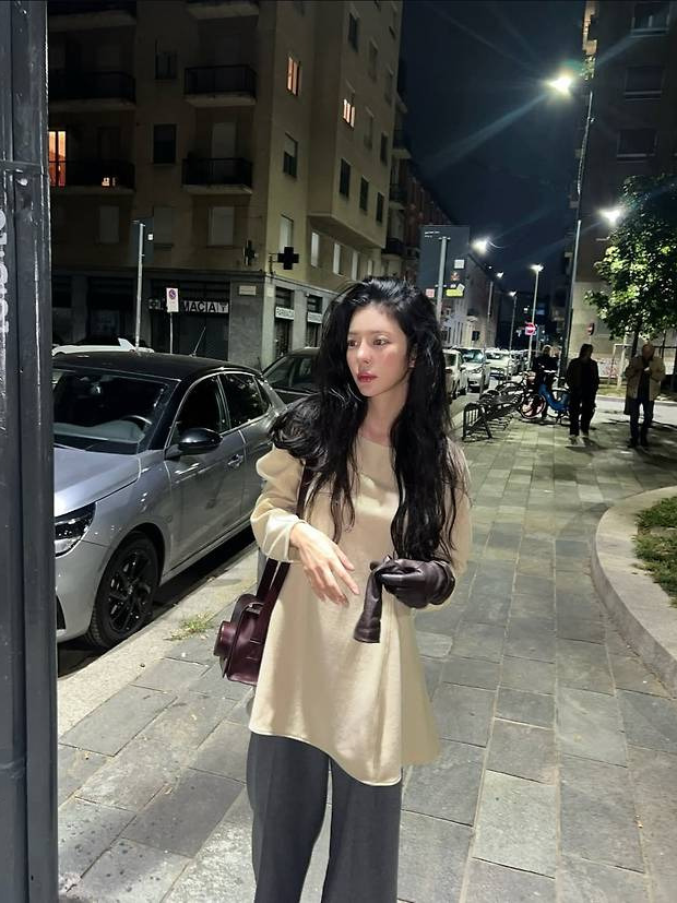 장재인 11kg 감량이 비현실적인 슬림함을 헐렁한 티셔츠 입고 극한의 V라인 자랑 스타와 라이프