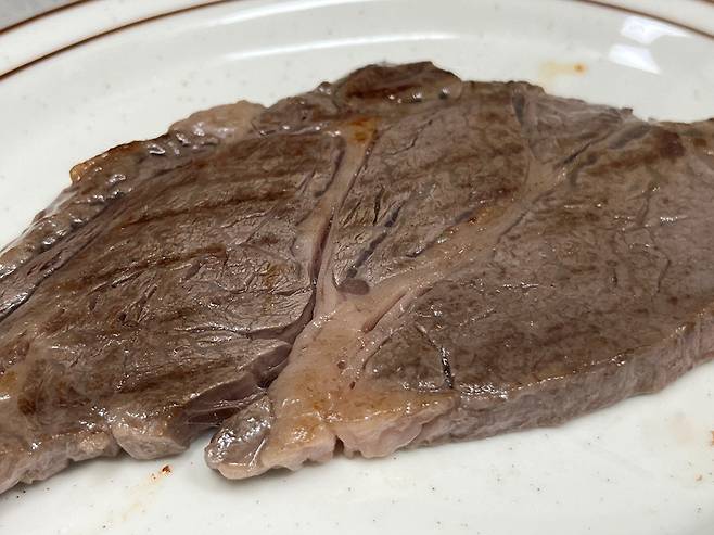소고기 그냥 굽지 마세요 육즙 가득 10배 더 맛있는 고기 굽는 법 텐꿀팁