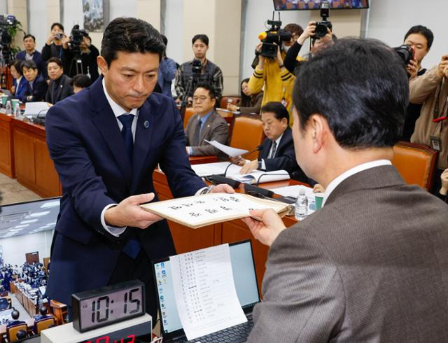 尹 출석 거부한 내란 청문회 대통령 주장 조목조목 반박한 증인들