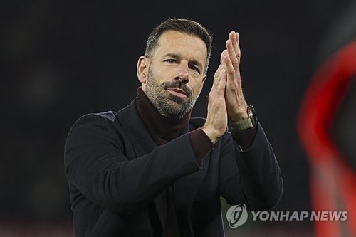 지성아 관둘까 흥민아 관둬야 하니7연패19위 그러나 전력 보강 No→판 니스텔로이 레스터에 불만