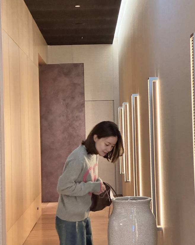 문채원 2년 공백에도 스마일 옷 잘 입는 미모의 힙스터 데님 캐주얼룩 뷰티는 내운명