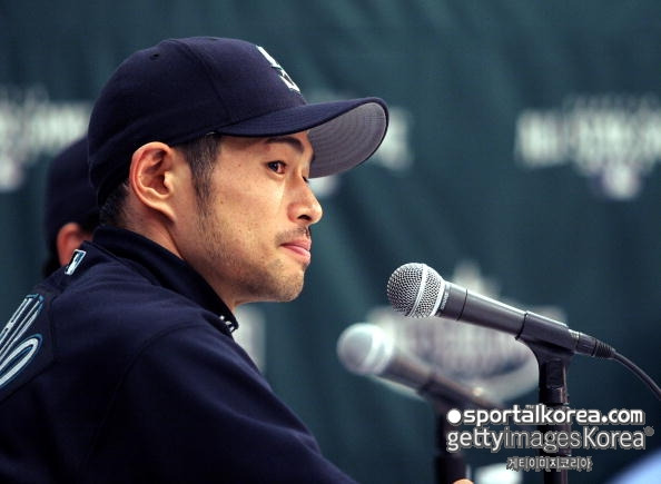 얼굴 한번 보자 딱 한 표 차이로 만장일치 Hof 입성 실패이치로 해당 기자 향해 술 한잔하고 싶어