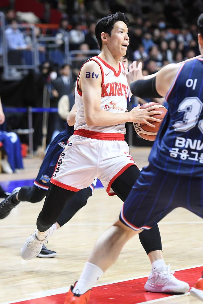 [BK 리뷰] 라렌-허웅 앞세운 KCC, SK 11연승 저지