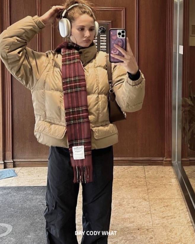 패딩에 목도리도 나쁘지 않잖아 내일 옷 뭐입지