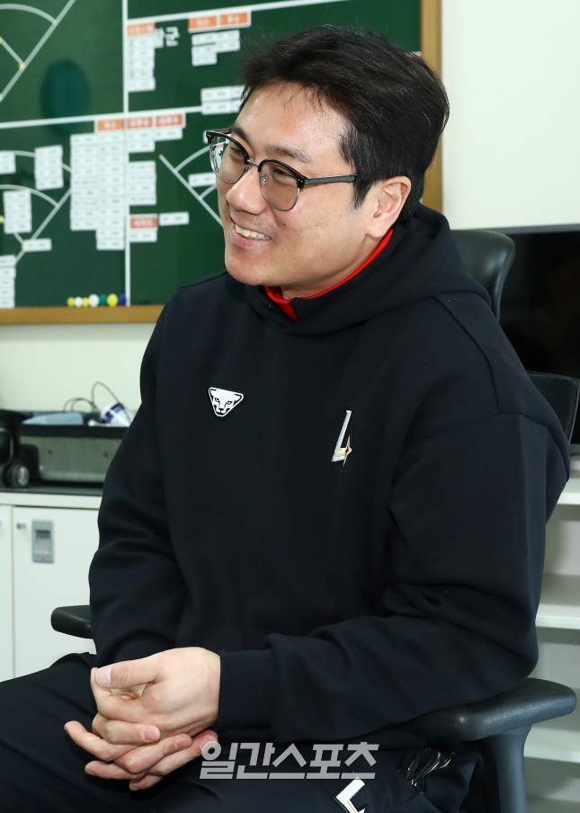 캠프부터 전투태세 자신에게는 지지 말라 박정권 2군 감독의 각오와 계획 일문일답