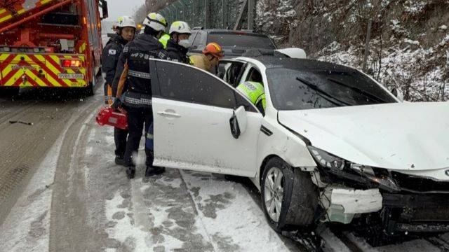 전북 전역 대설특보눈길 교통사고 잇따라