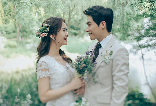 20살에 나이트클럽에서 부킹한 여성과 결혼한 훈남 배우 삶은영화