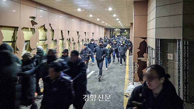 법원 ‘서부지법 난입·폭력 사태 피의자 구속적부심 기각