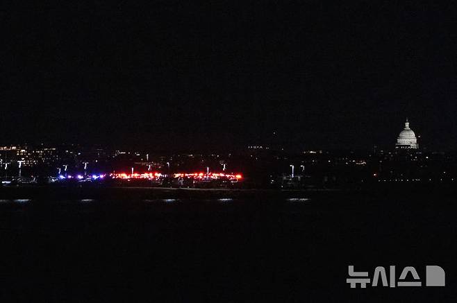 트럼프 끔찍한 사고 그들 영혼을 축복하기를”美 16년만의 추락사고