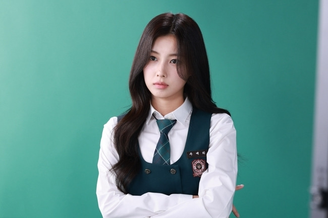 ‘선의의 경쟁 가십의 여왕 강혜원 눈부신 교복 자태