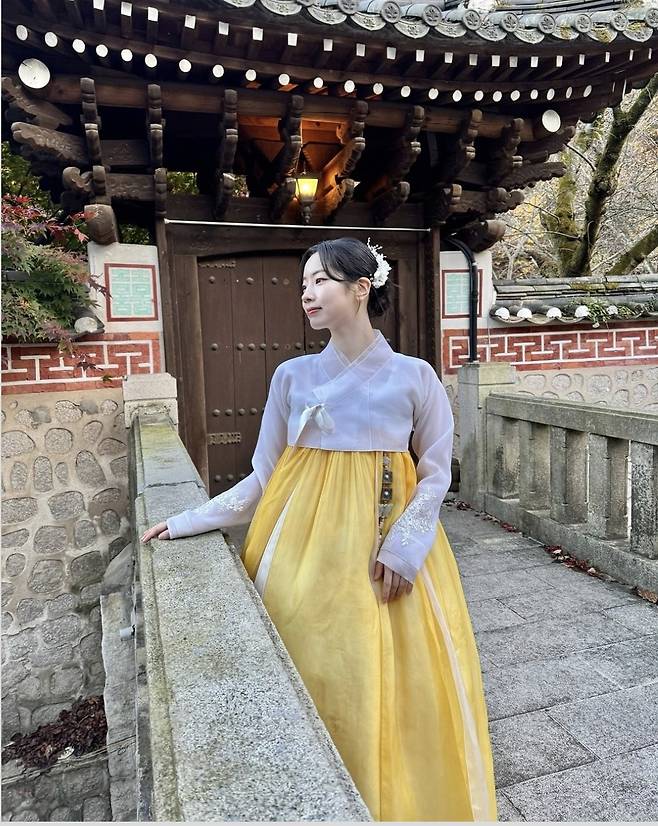 얼마나 하얗길래 소속사 대표까지 두부라고 부른다는 미모의 여가수 한복도 예뻐 대본은 내운명
