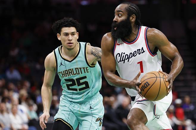 하든 Nba 역사 새로 썼다 2만5천점 8천어시스트 대기록 달성 클리퍼스 승리 견인