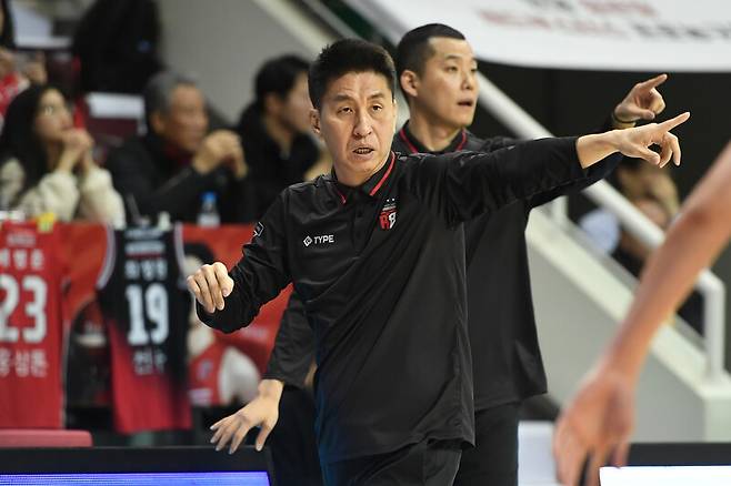 경기 후 김상식 정관장 감독 집중력을 발휘해 역전”조동현 현대모비스 감독 흐름 싸움에서 턴오버 나와”