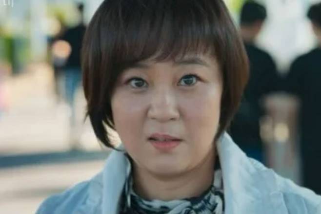 이혼 5년 만에 열애·임신 깜짝 발표한 43살 여배우의 최근 근황 뉴스에이드
